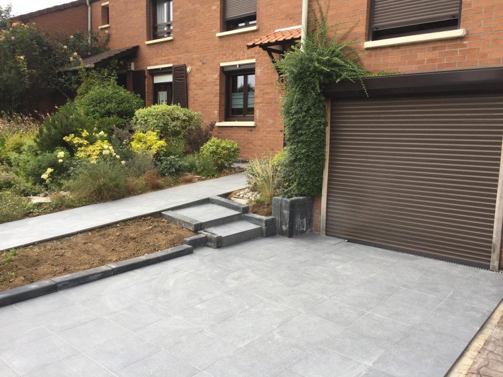 Pavage entrée de maison - SPE Paysagiste